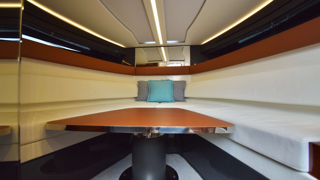 Riva Rivamare 38 #19 - Lengers Yachts: Luxury Yacht dealer Europe
