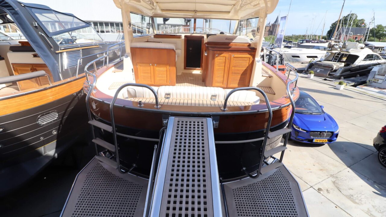 Apreamare 12 Cabinato - Lengers Yachts: Luxury Yacht dealer Europe