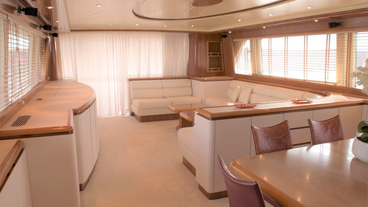 Cantieri Navali Falcon Srl 90 - Lengers Yachts: Luxury Yacht dealer Europe