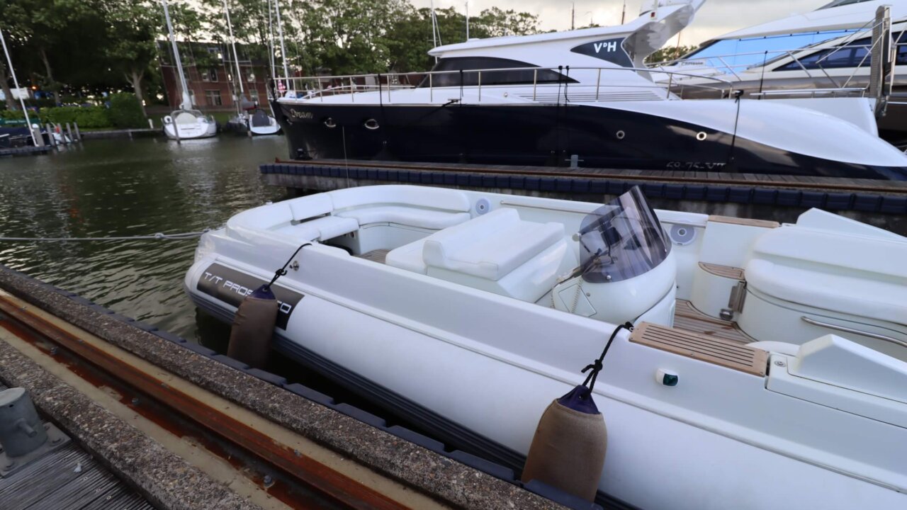 Castoldi Jet Tender 23 - Lengers Yachts: Luxury Yacht dealer Europe