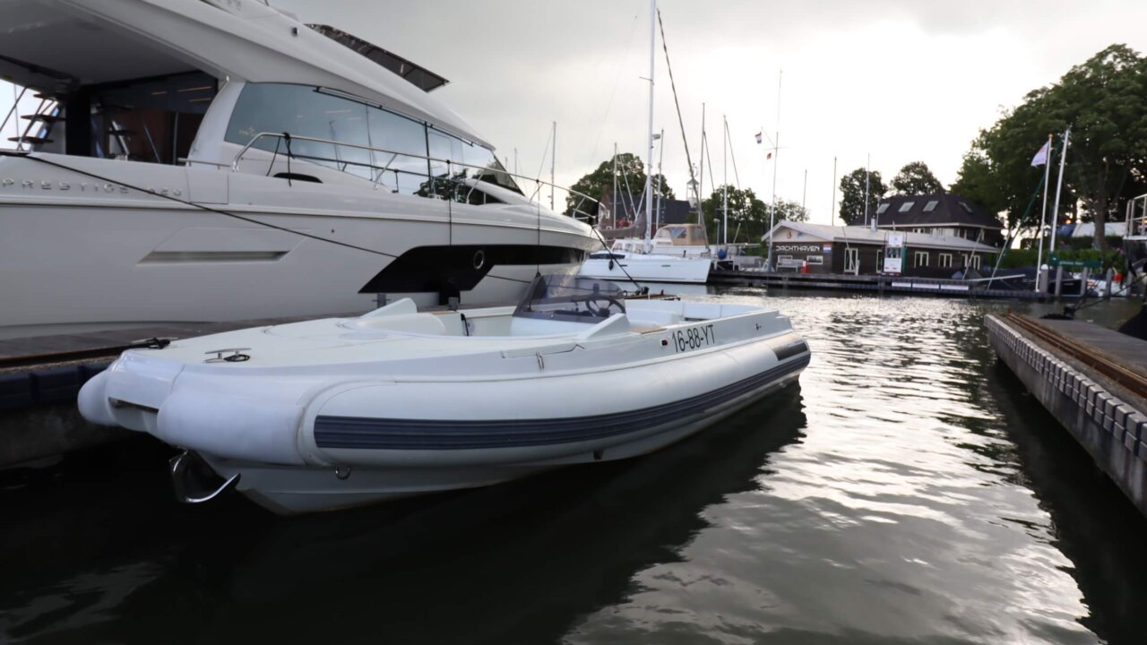 Castoldi Jet Tender 23 - Lengers Yachts: Luxury Yacht dealer Europe