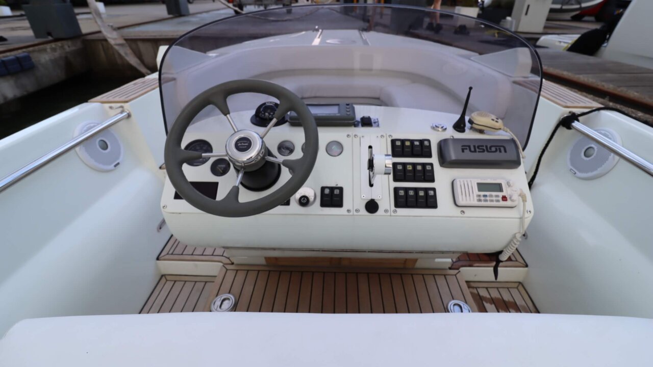 Castoldi Jet Tender 23 - Lengers Yachts: Luxury Yacht dealer Europe