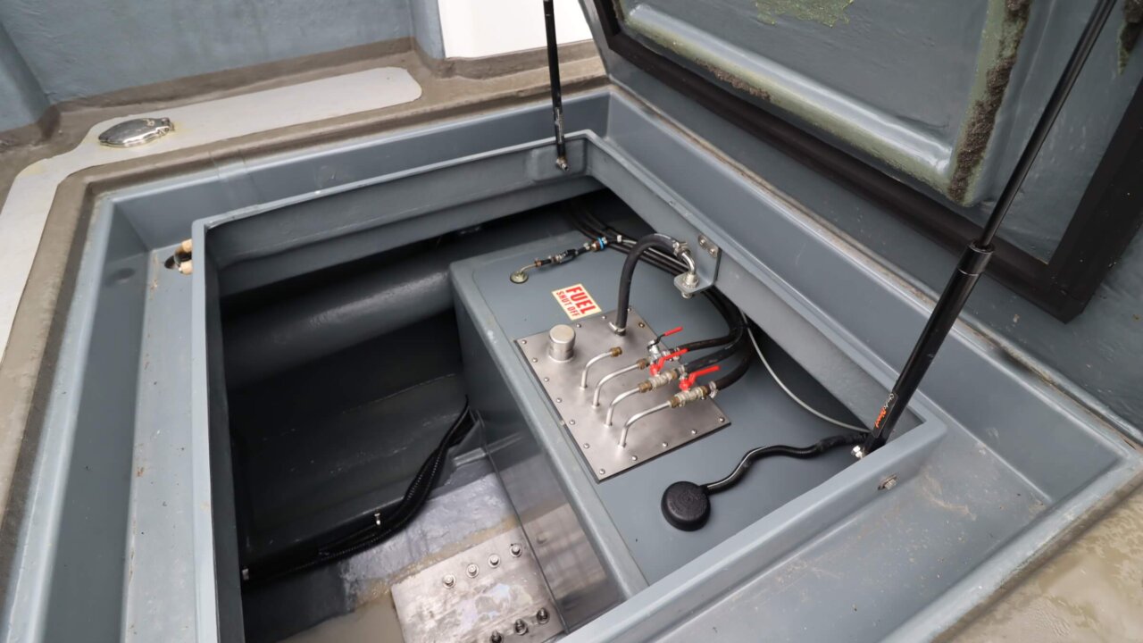 Catapult Wheelhouse Charterversion - Lengers Yachts: Luxury Yacht ...