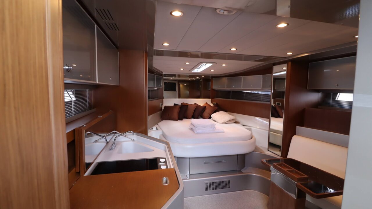 Riva 44 Rivarama - Lengers Yachts: Luxury Yacht dealer Europe