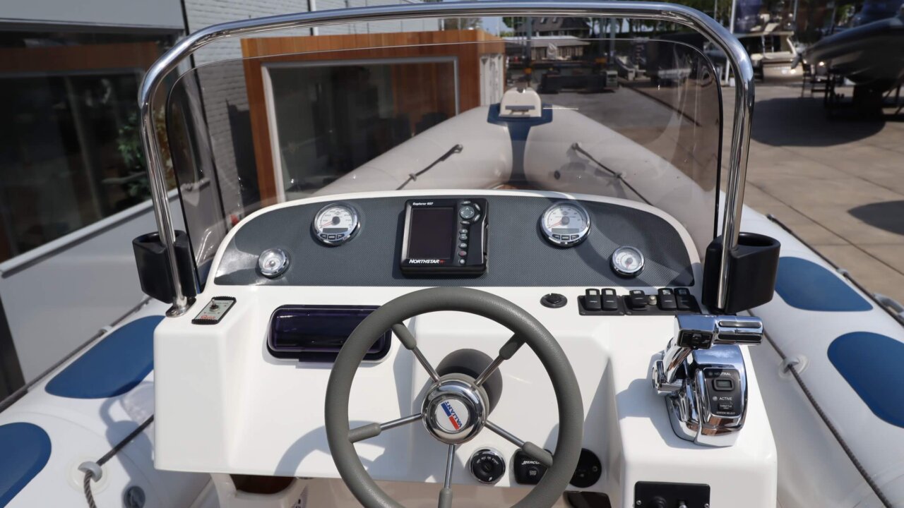 Valiant V-750 - Lengers Yachts: Luxury Yacht dealer Europe
