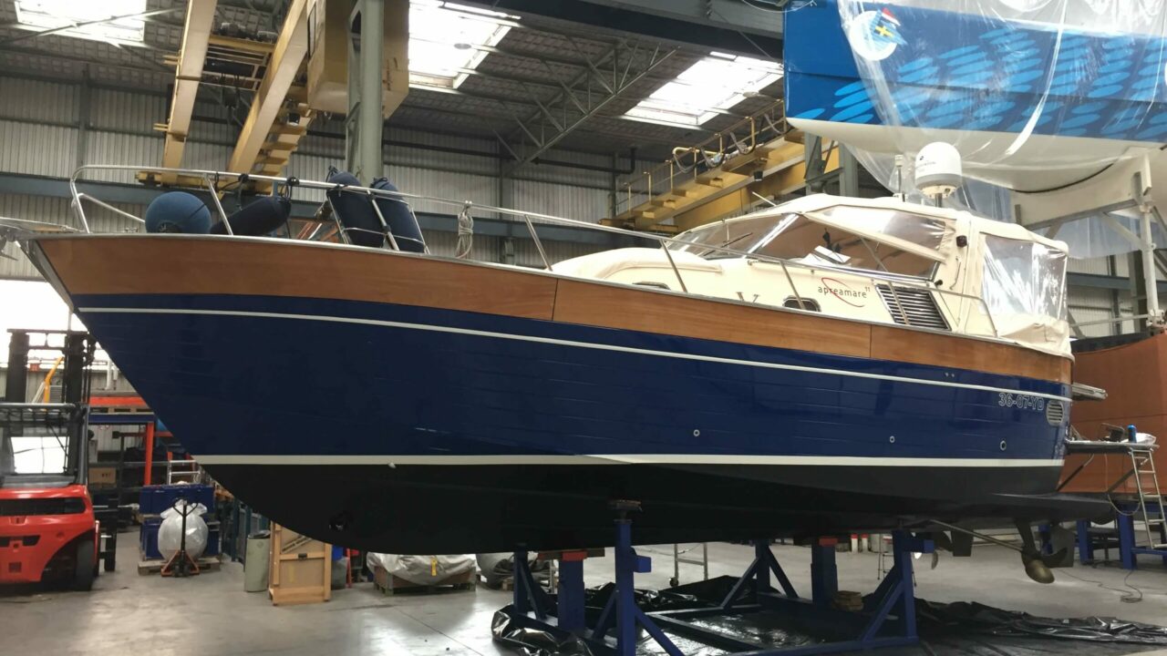 Apreamare 11 Semicabinato - Lengers Yachts: Luxury Yacht dealer Europe