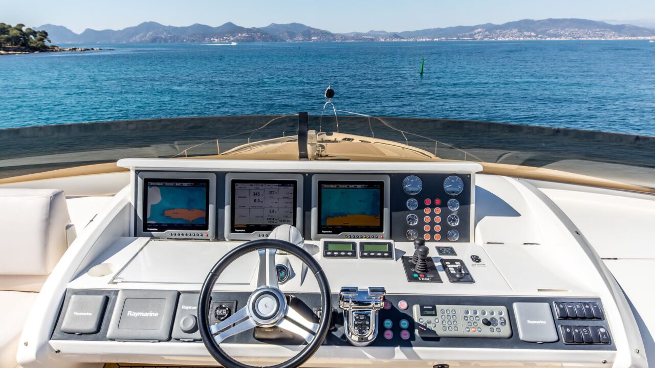 Princess 85 #12 - Lengers Yachts: Luxury Yacht dealer Europe