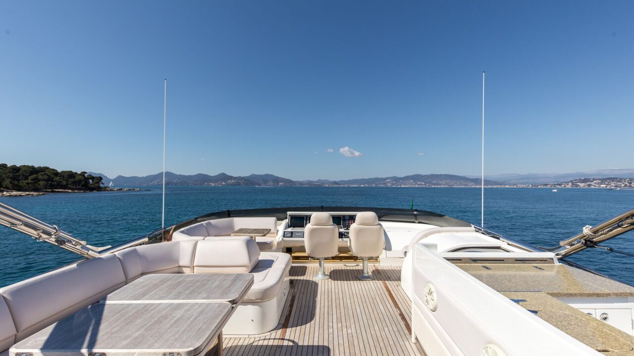 Princess 85 #12 - Lengers Yachts: Luxury Yacht dealer Europe