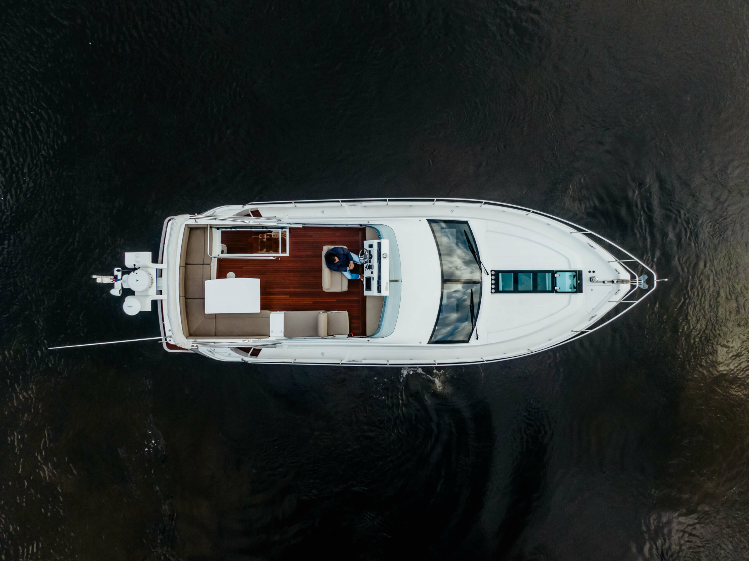 Fairline 42 Squadron #26 - Lengers Yachts: Luxury Yacht dealer Europe