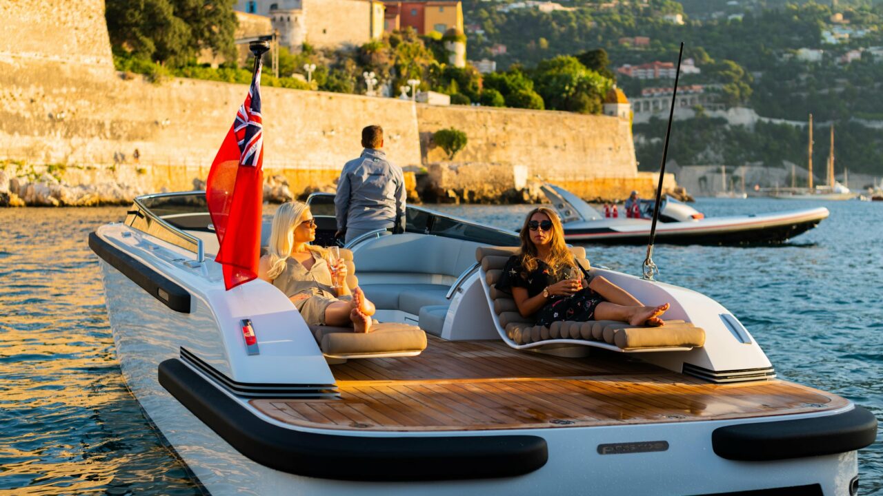 Pascoe Custom 9.6 tender - Lengers Yachts: Luxury Yacht dealer Europe