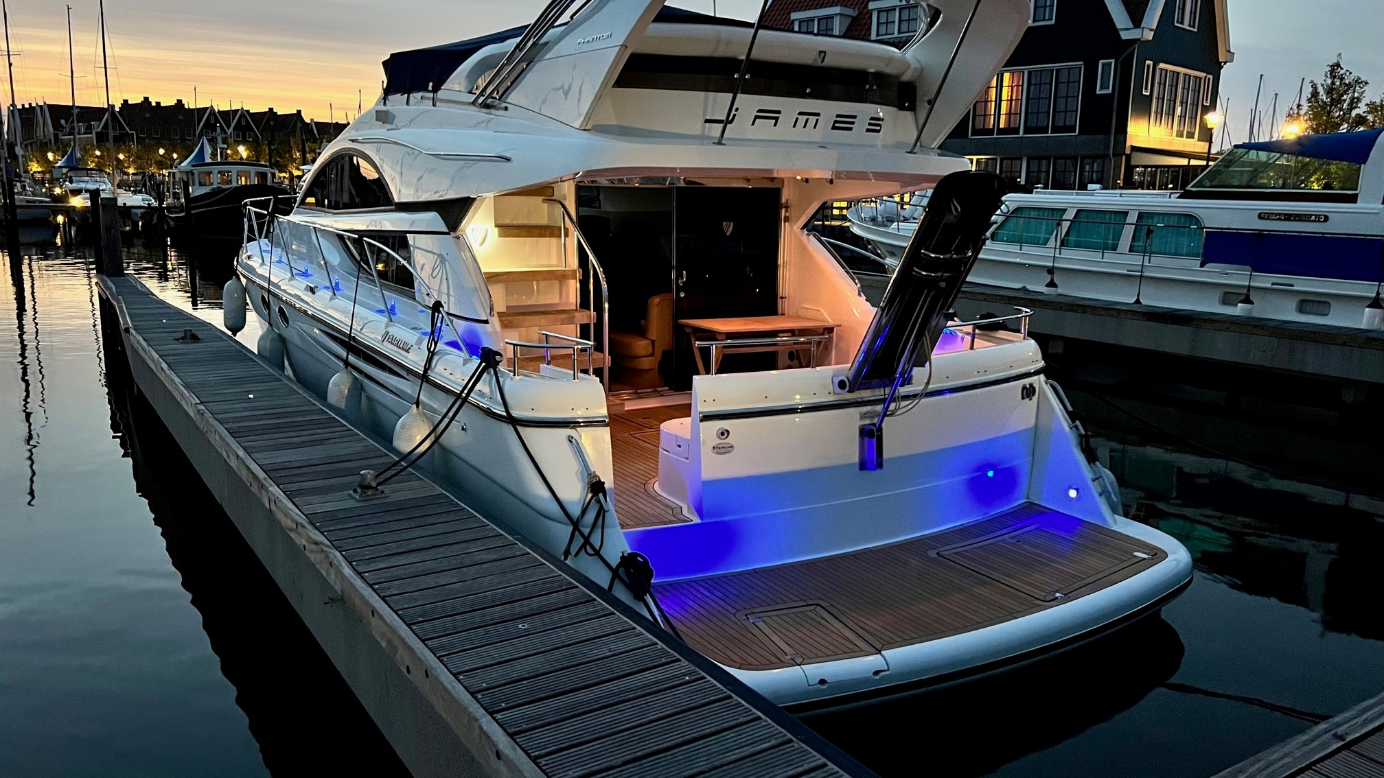 Fairline Phantom 50 - Lengers Yachts: Luxury Yacht dealer Europe