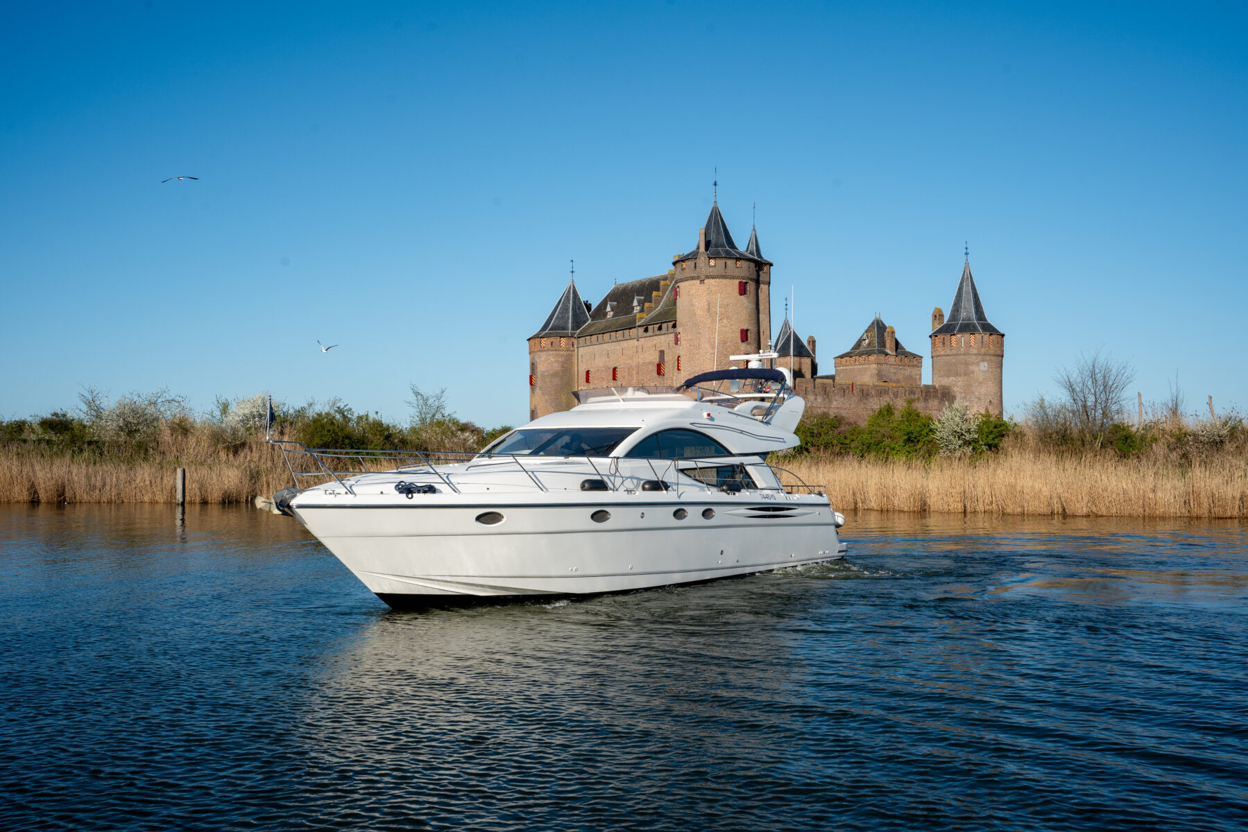 Fairline Phantom 50 - Lengers Yachts: Luxury Yacht dealer Europe