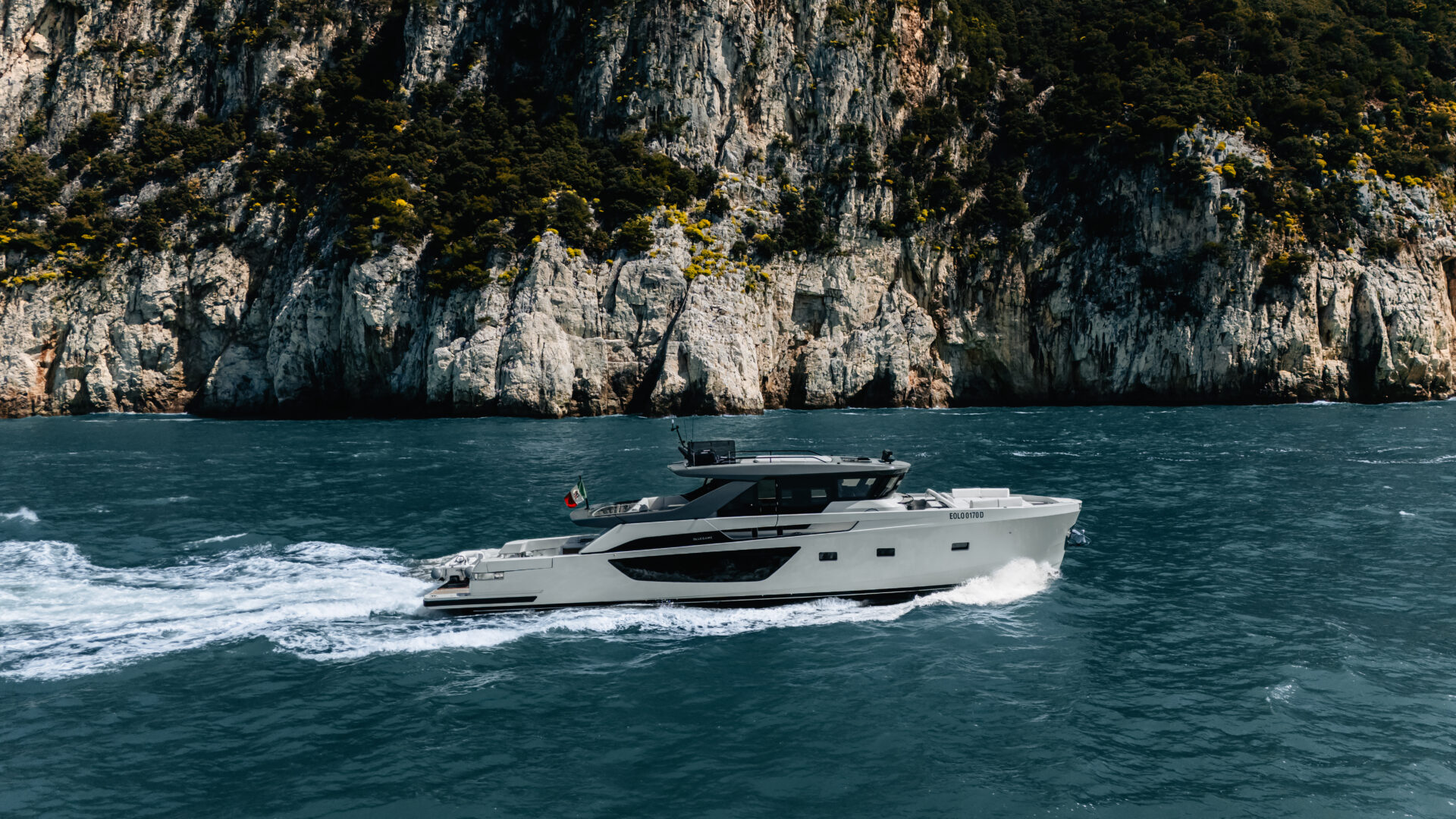 BGX Range - Lengers Yachts: Luxury Yacht dealer Europe